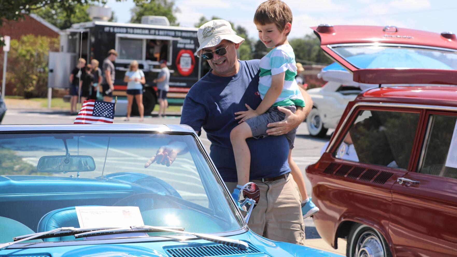 Hundreds cruise to Middletown for Vintage Vehicles in the Valley car ...