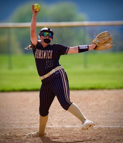 Roaders freshman Lowery stays hot, clouts 5th homer to help hold off ...