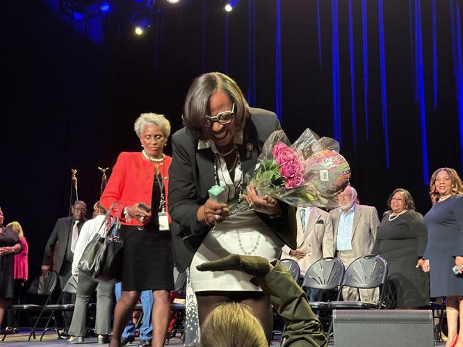 April 23 - Sharon Tucker sworn in as new mayor of the City of Fort ...