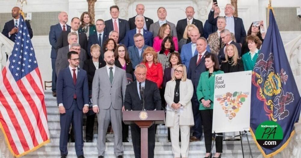 Rep. Flick greets HHS Secretary RFK Jr. at ‘Eat Real Food’ tour kickoff ...