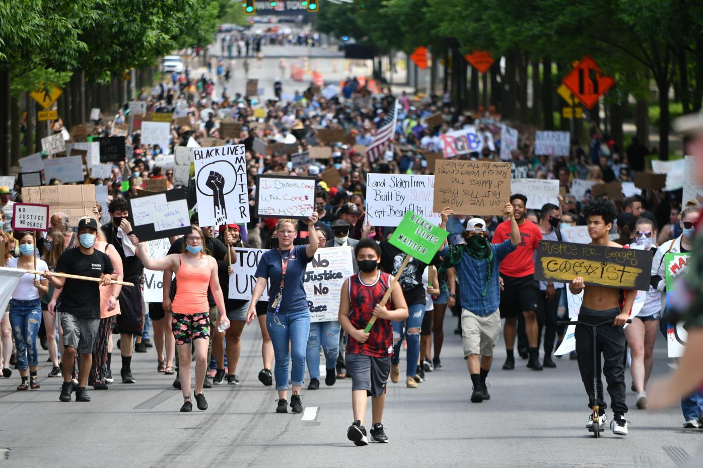 Fort Wayne protesters march in unity with mayor, police | Government ...