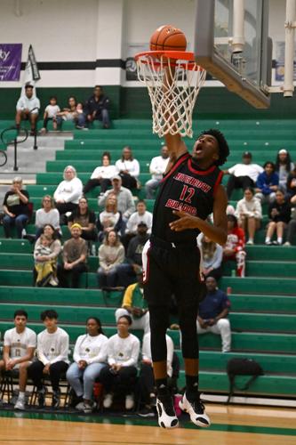 Hitchcock starts fast, overwhelms Anahuac in area-round rout | High ...