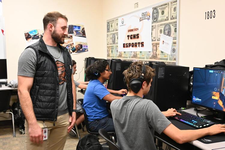 More Galveston County schools embrace competitive video gaming | Local ...