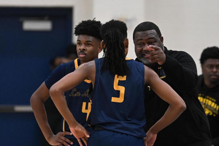 La Marque's offense struggles in region quarterfinal loss to Stafford ...