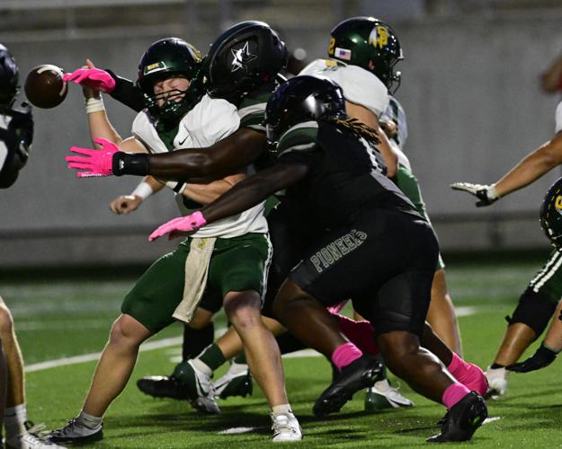 Speedy Iowa Colony races past Santa Fe in district action | High School ...