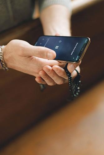 Hallow app encourages Catholics to pray, mediate, connect | Faith | The ...