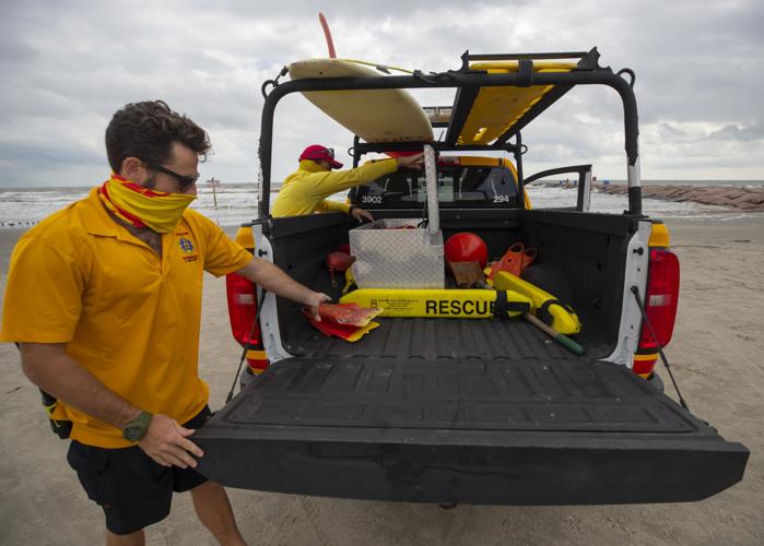 Fall tourism spike drives talk of year-round beach patrol in Galveston ...