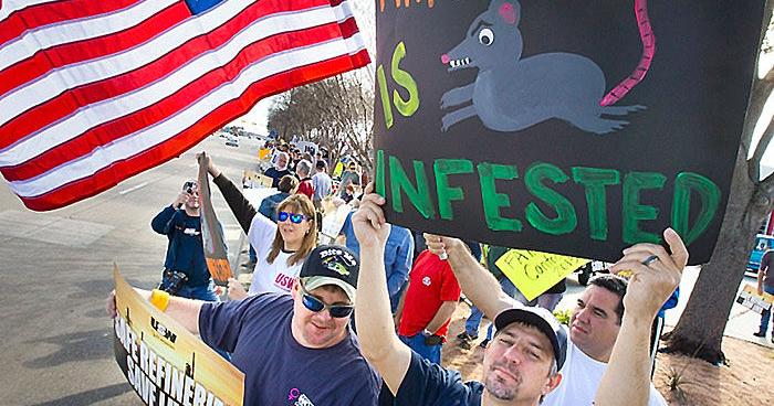 More USW workers walk off the job across US | Local News | The Daily News