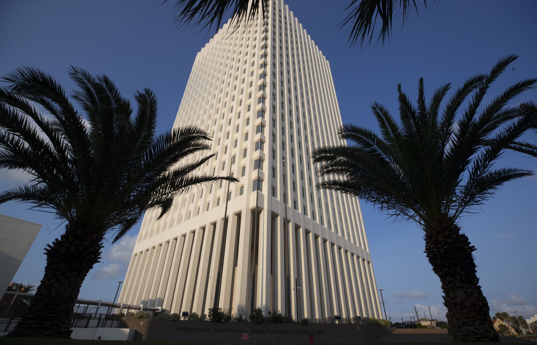 Developer plans apartments, hotel for American National tower | Local ...
