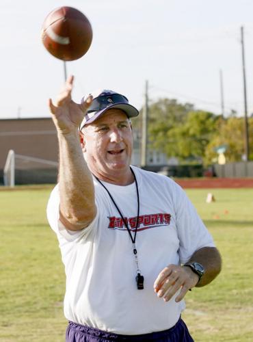 Lauve Valastro reunite on island sideline | Local Sports | The Daily News