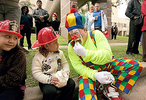 Shriners mark hospital’s return with parade | Local News | The Daily News