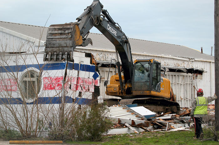 Damaged building comes down | Local News | The Daily News