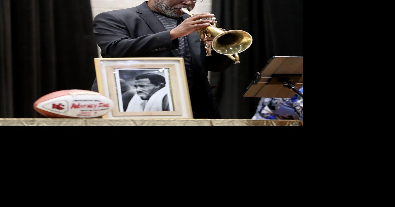 Whitney Paul, Ball High grad and NFL star, honored at Galveston ...