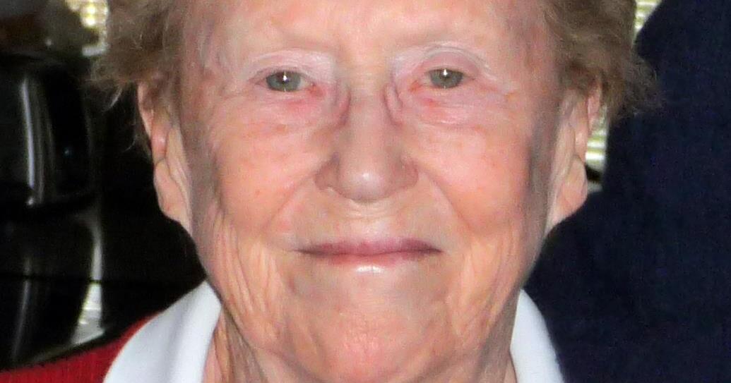 Una May Gourlay | Obituaries | The Daily News