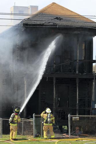 10 escape Galveston house fire | Local News | The Daily News