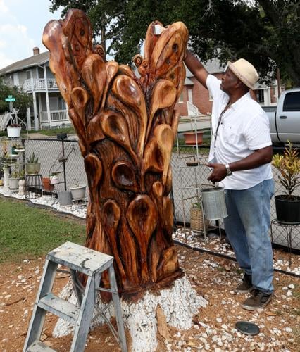 Sculptor turns tree stump into art for Galveston homeowner | Local News ...