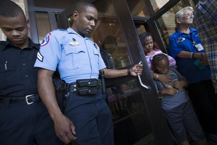 Supporters pray for Texas City police | Local News | The Daily News