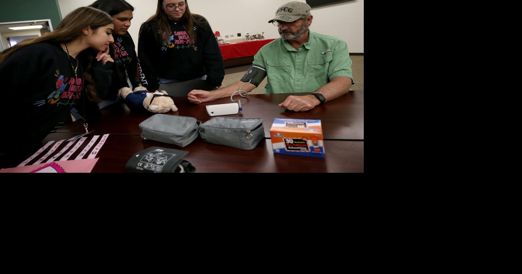 Santa Fe ISD connects with 'Senior Warriors' | Local News | The Daily News
