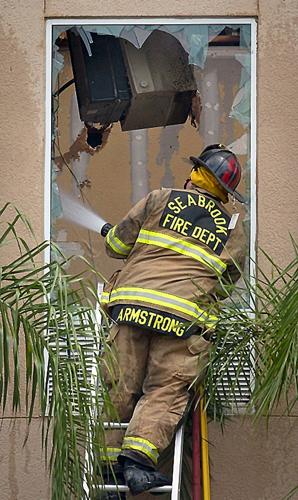 Officials work to find cause of Seabrook fire | Local News | The Daily News
