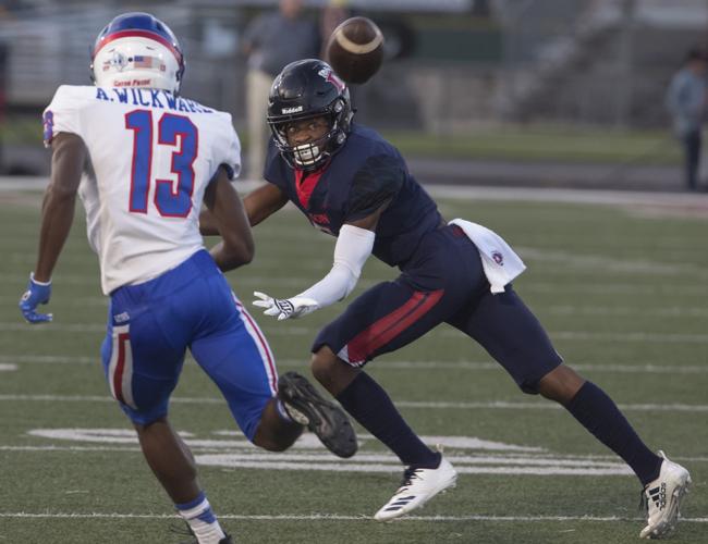 Photos: Dickinson vs Dawson Football | In Focus | The Daily News