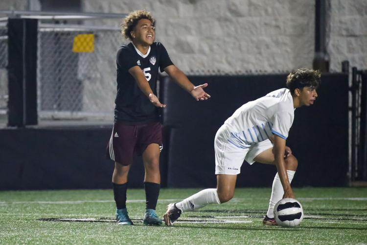 Elsik pulls ahead of Clear Creek in 2nd half for bi-district win | High ...