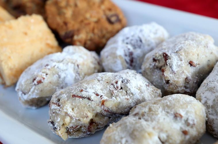 Bakers indulge in presidential cookies despite no contest this year ...