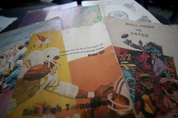 For 70 years, Galveston native has been a fixture at Tors football ...