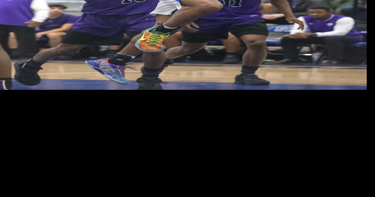 Friendswood unable to dig out of hole in loss to Angleton | High School ...