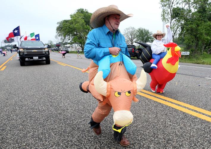 Parade kicks off 85th Galveston County Fair & Rodeo | Local News | The ...
