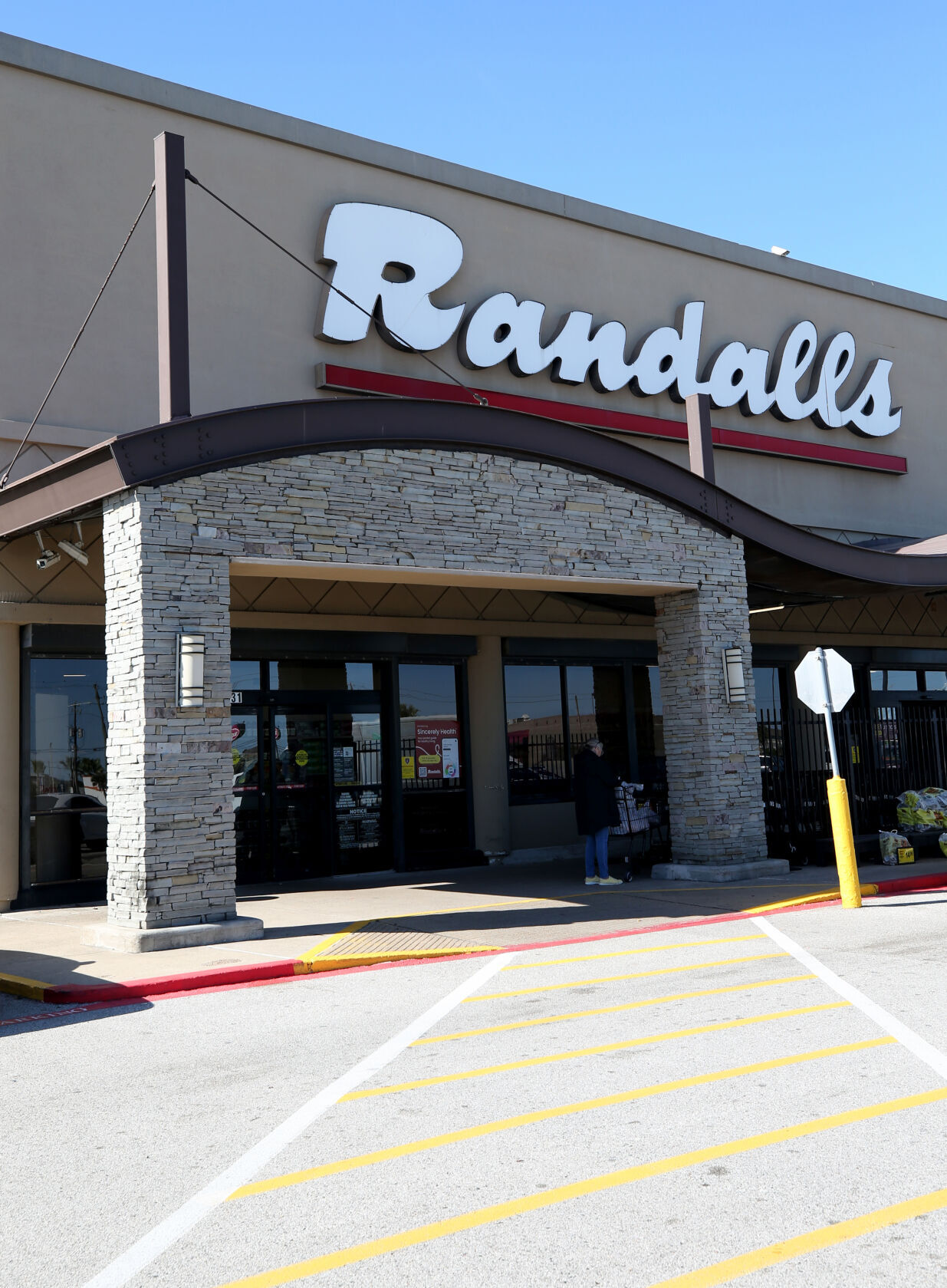 Biz Buzz: League City bakery burned in unsavory scandal; Galveston Randalls staying put ...