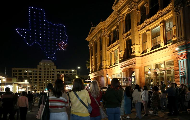 Drone show helps kick off spring break in Galveston | Local News | The ...