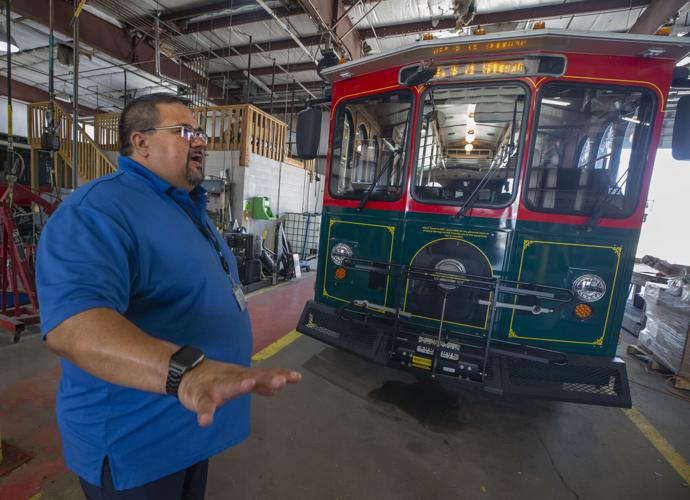 Galveston rolls out new trolley-style buses | Local News | The Daily News