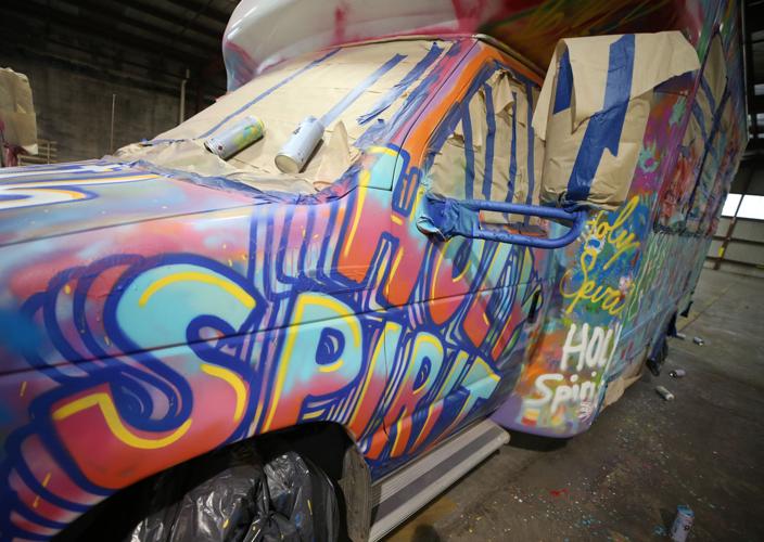 Artist, students paint bus for St. Vincent's House | Local News | The ...