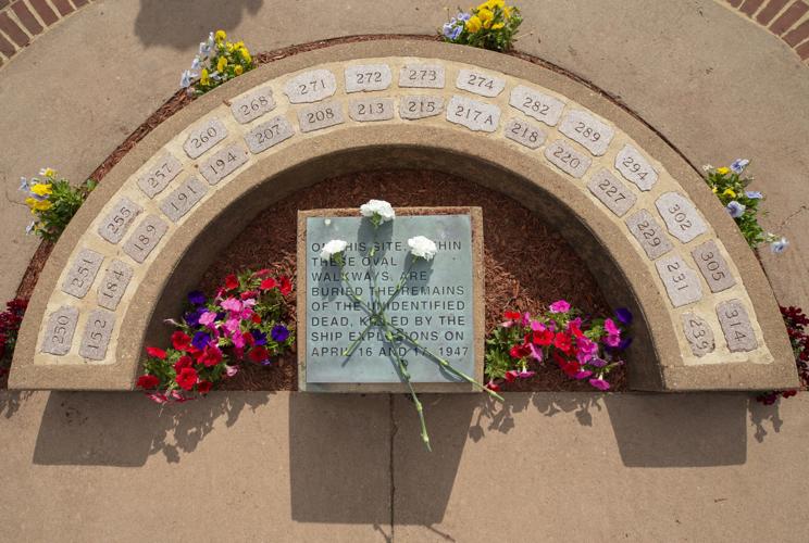 Photos: 1947 Texas City Disaster Memorial Service | In Focus | The ...
