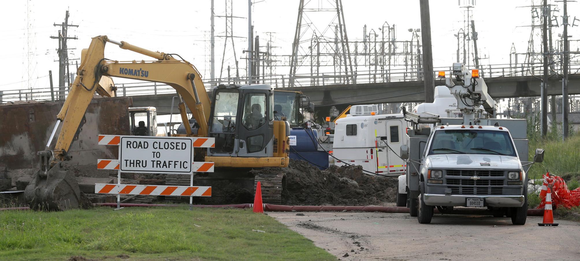 Cut fiber-optic line causes internet, phone outages on isle, Texas City ...