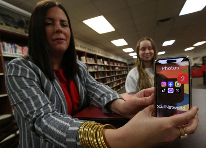 School leaders help young students navigate the digital world | Local ...