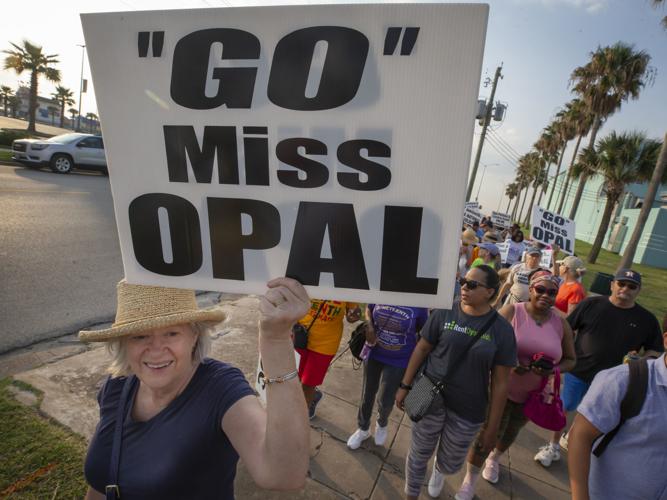 92-year-old Opal Lee walks Juneteenth birthplace | Local News | The ...