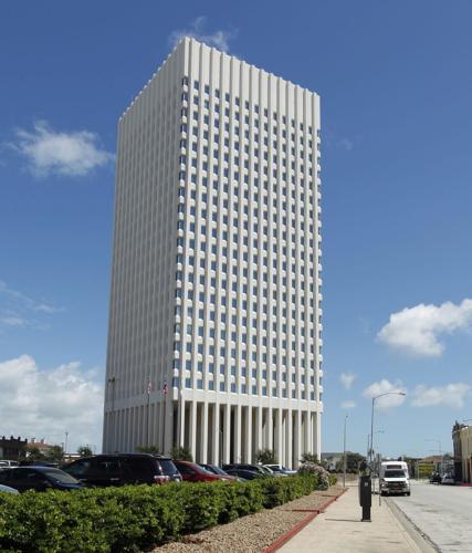 American National puts 20-story Galveston tower up for sale | Local ...