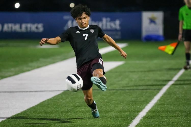 Elsik pulls ahead of Clear Creek in 2nd half for bi-district win | High ...