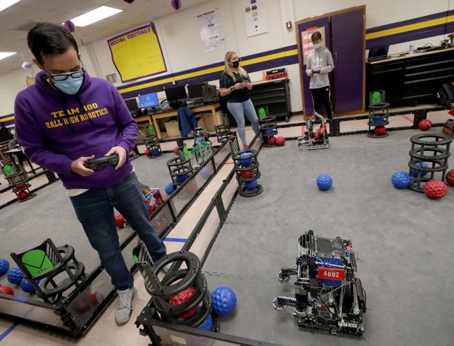 Galveston robotics team advances to world competition | Local News ...