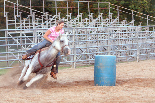 Youth group uses barrel racing to build faith | Faith | The Daily News