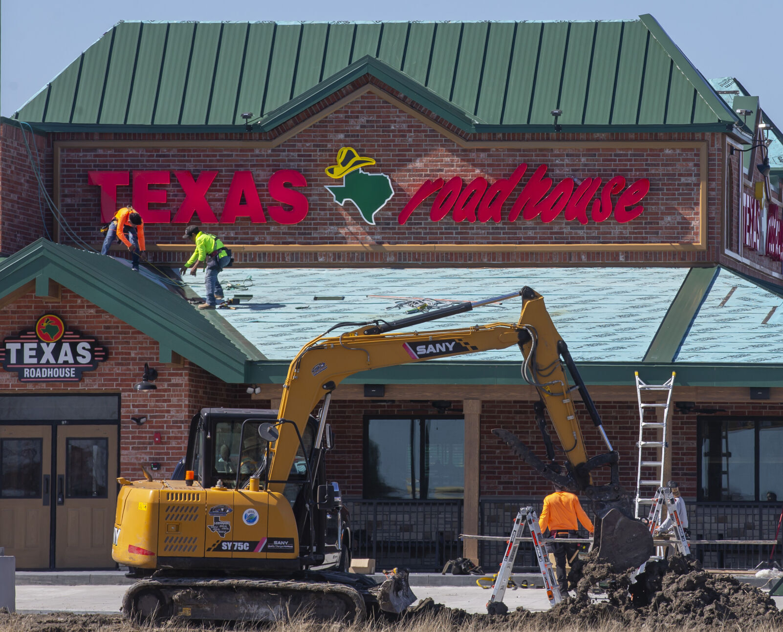 Biz Buzz: Texas Roadhouse prepares for March debut; tamale eatery opens ...