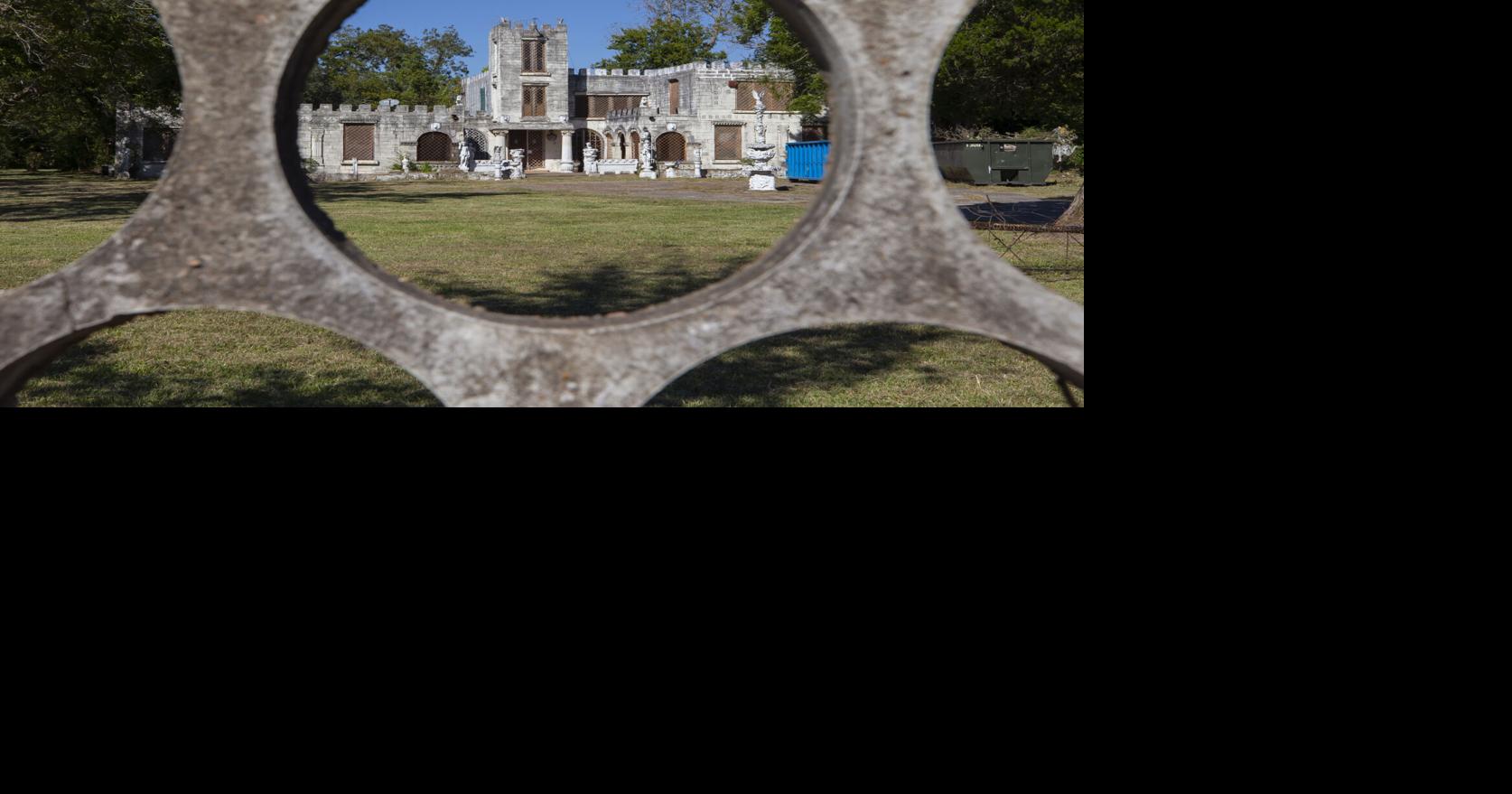 Growing Houston chain buys Queen's Bar-B-Que; couple buys Santa Fe ...