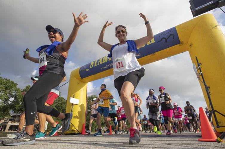 Runners pound the pavement for literacy in first Texas City Press Run ...