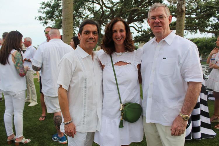 Seaside Scenes: Islander celebrates 40th birthday with beach party ...