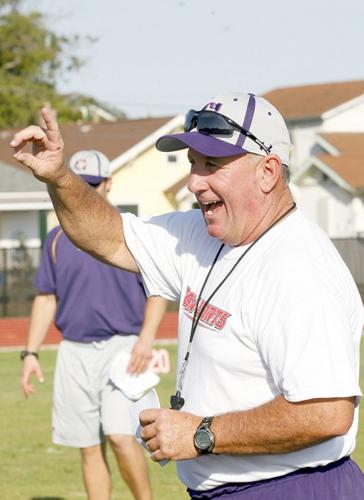 Lauve Valastro reunite on island sideline | Local Sports | The Daily News