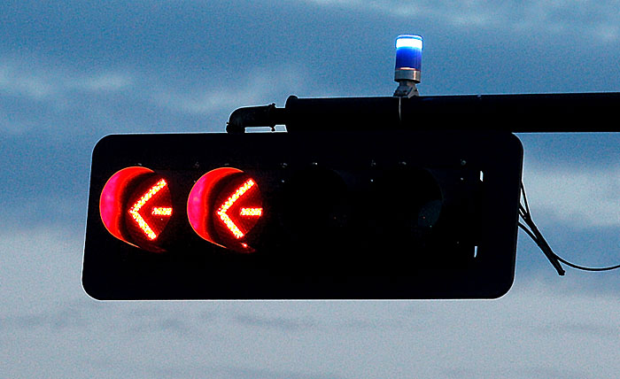 League City to install blue lights to help stop red-light runners ...