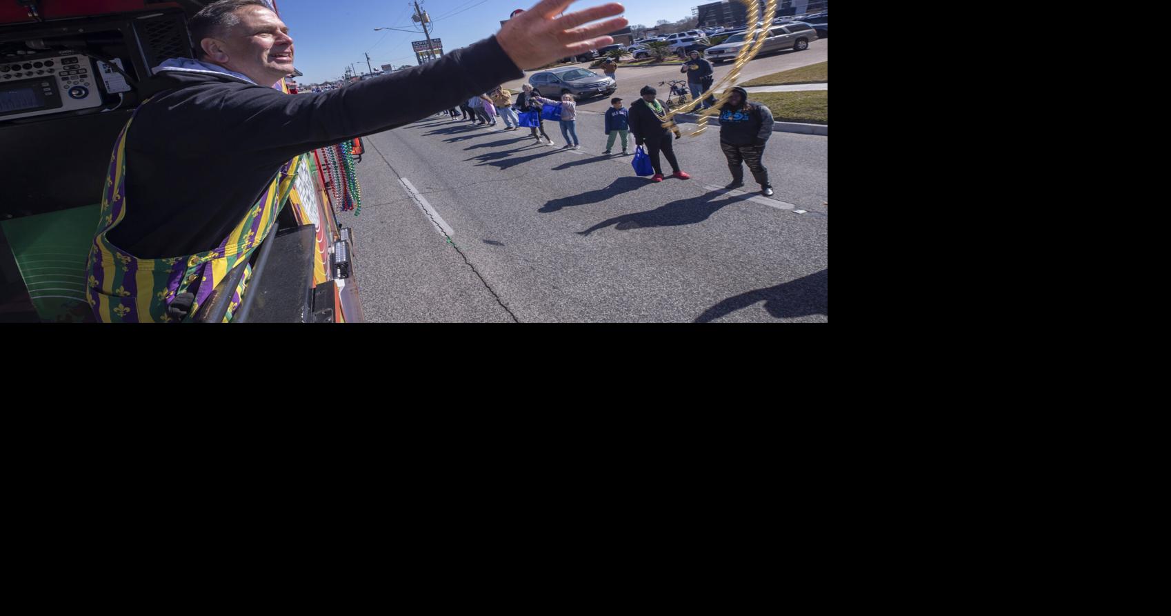 Texas City funeral director finds joy in loud parade floats | Local ...