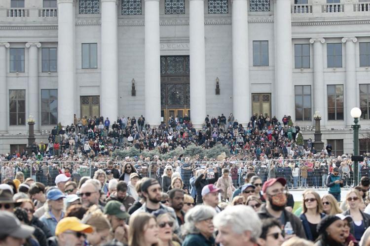PHOTOS: Bernie Sanders, AOC draw tens of thousands to Denver's Civic ... PHOTOS: Bernie Sanders, AOC draw tens of thousands to Denver's Civic ...