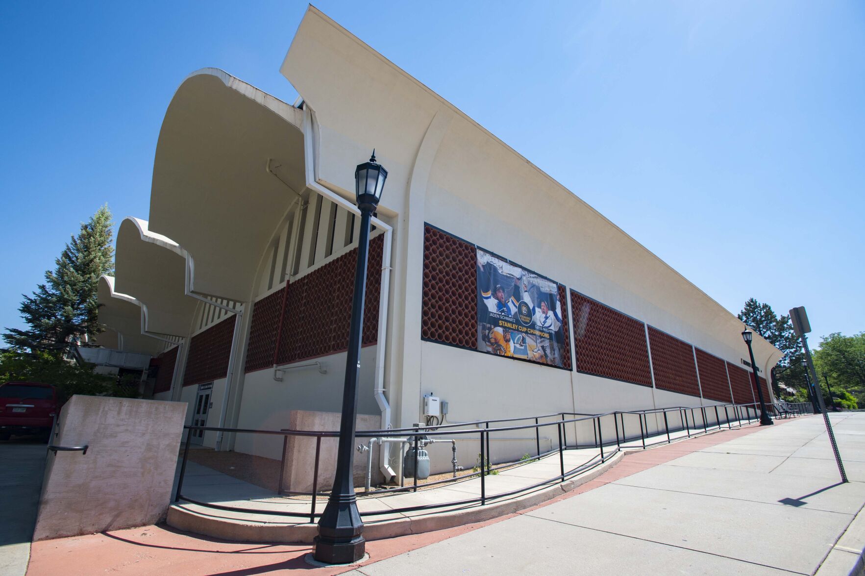 Honnen Ice Arena at Colorado College to close for good, as meltage ...